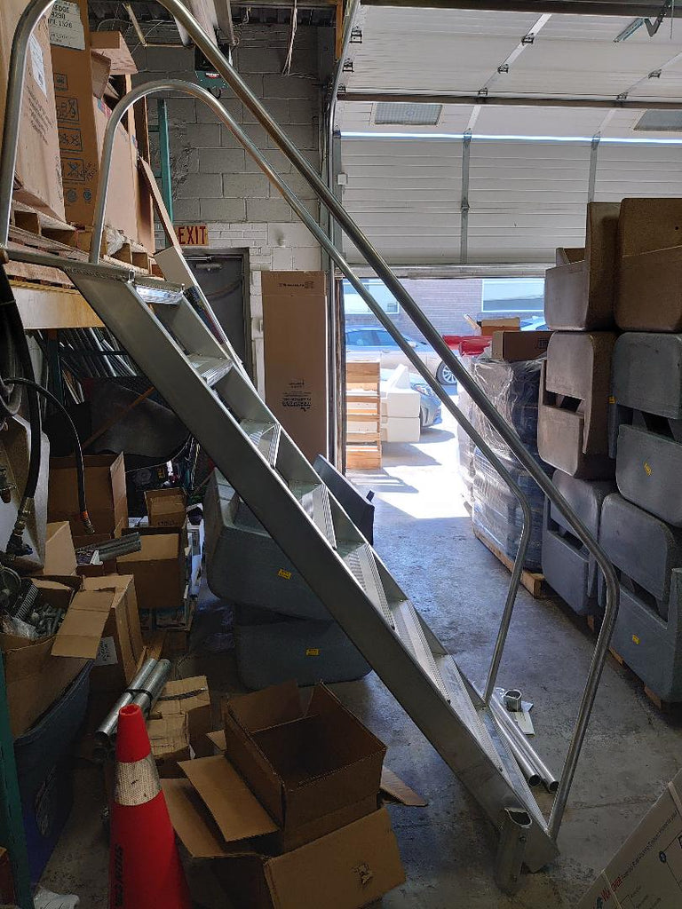 Water Entry Staircase – BoatNDock.com